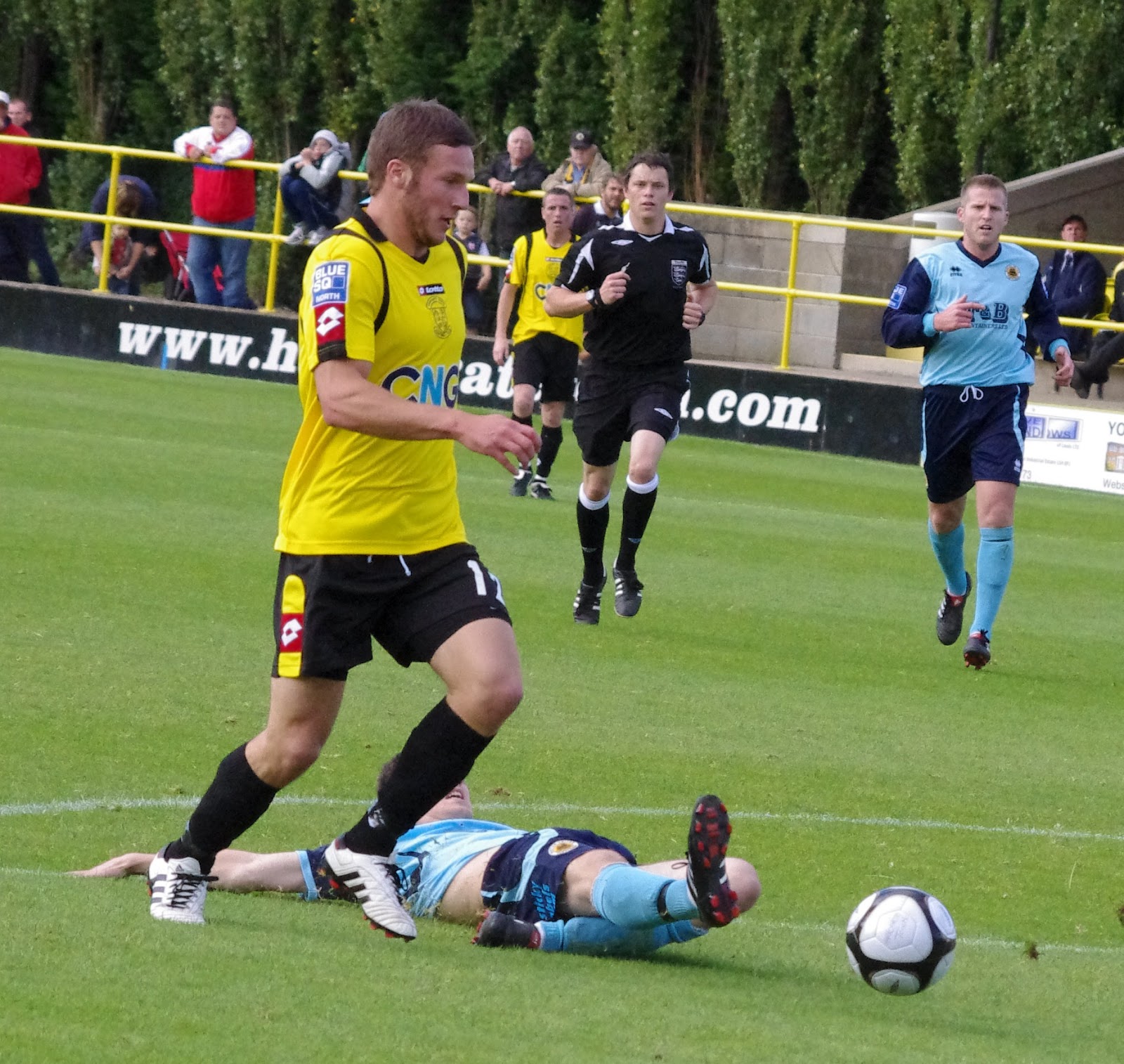Sports Performer : Farsley AFC sign Bradford (Park Avenue) pair Aiden ...