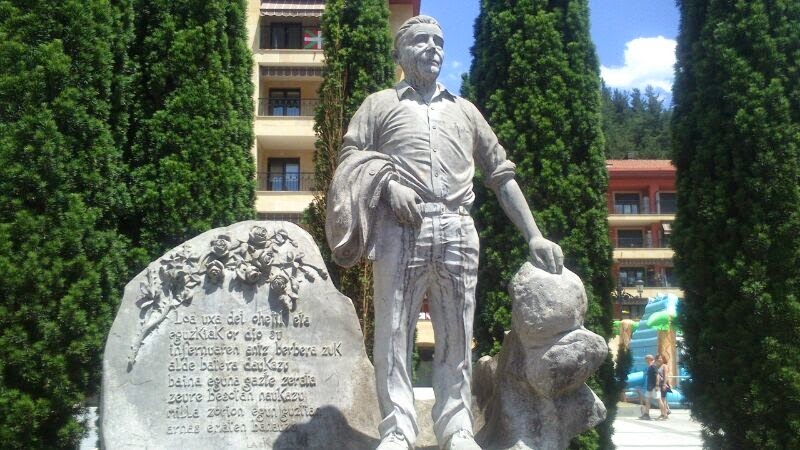 Aperribai HLHI : Lazkao herria- Lazkao txiki. Joxe Migel Iztueta ...