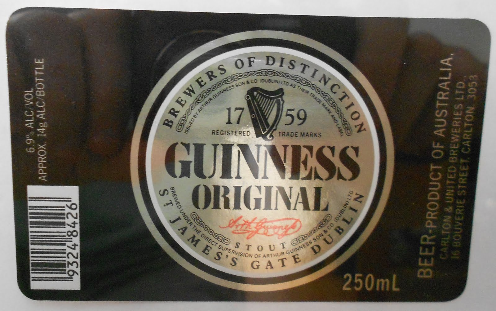 Guinness Collection: Labels, Carlton Ware, Wade, Gilroy, Doctors Books ...