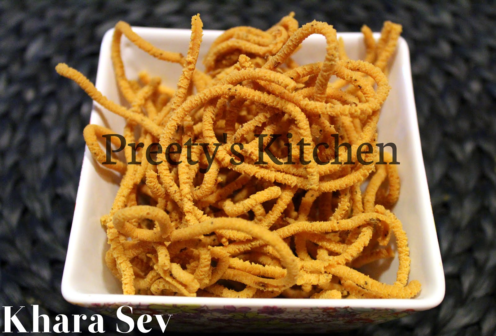 Preety's Kitchen: Khara Sev (Diwali Recipe)