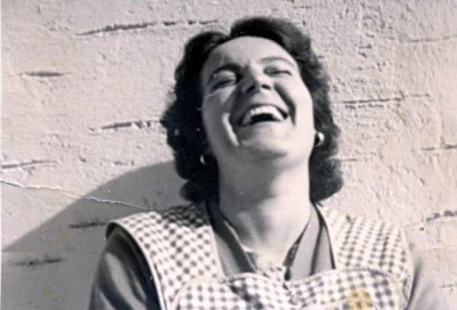 You Make Me Laugh! Here Is a Cool Snap Collection of People Laughing in ...