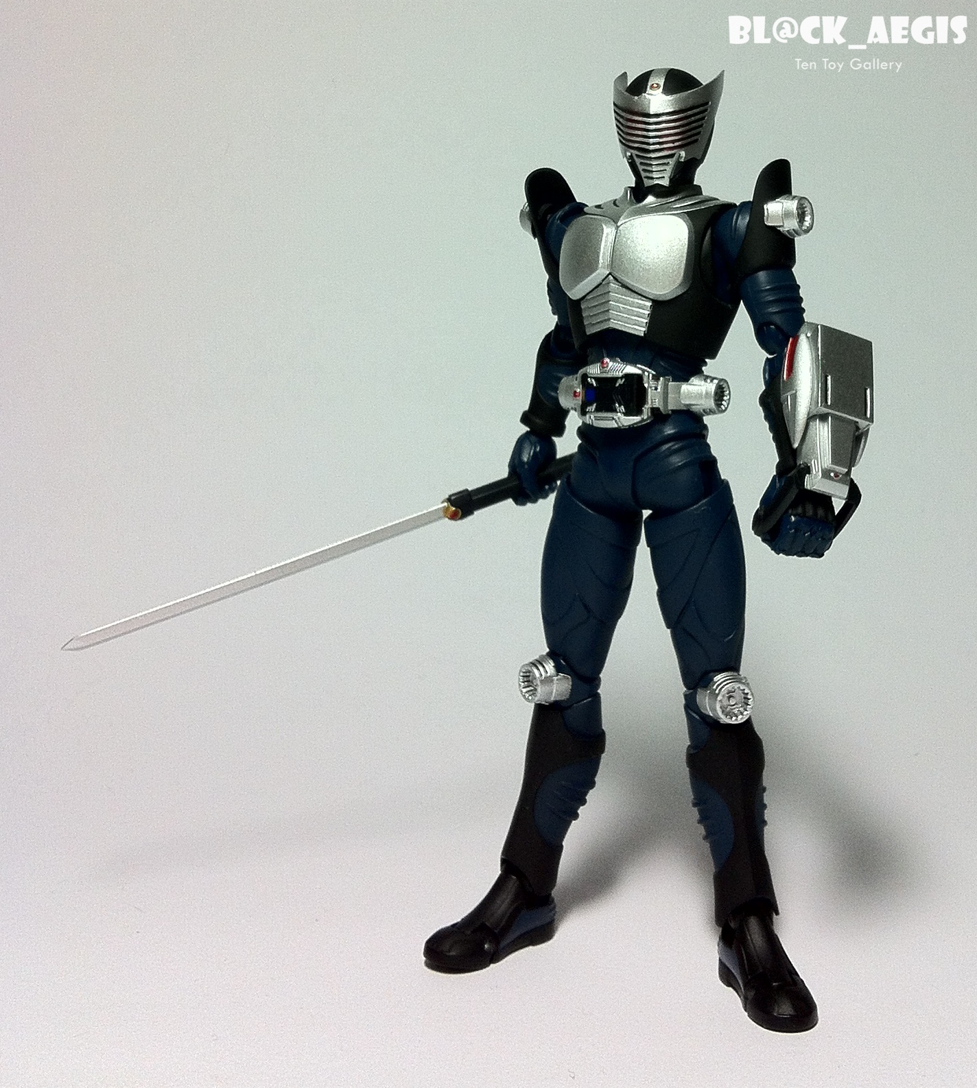 Ten Toy Gallery: Review: S.H.Figuarts Masked Rider Ryuki Blank Form