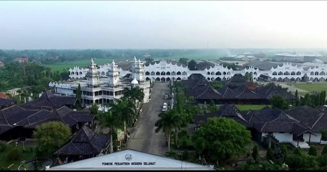 Pesantren Bermanhaj Salaf: Profil Pondok Pesantren Modern Selamat ...