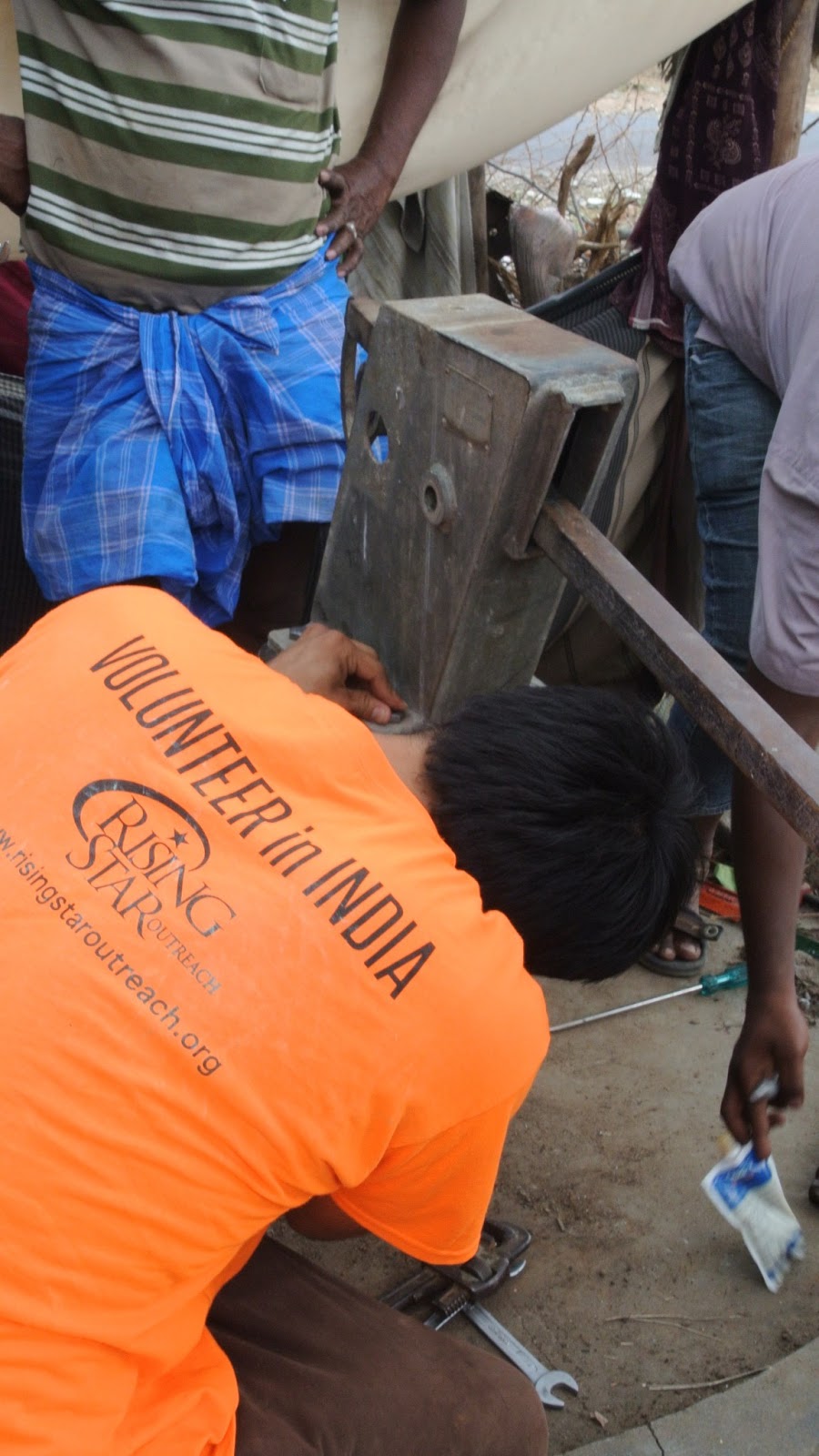 Walajabad Well Project with People Water - Rising Star Outreach