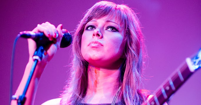 Zona Rock Dan Metal : RUTH RADELET