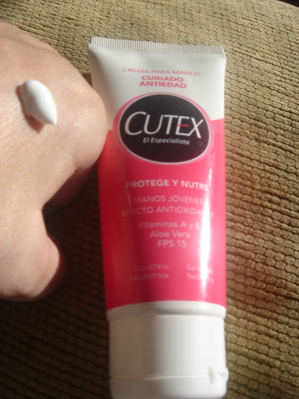 Toque Essencial: Conhecendo Marcas Novas - Emolan e Cutex