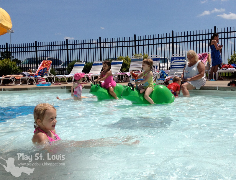 Play St. Louis: Manchester Aquatic Center, Manchester