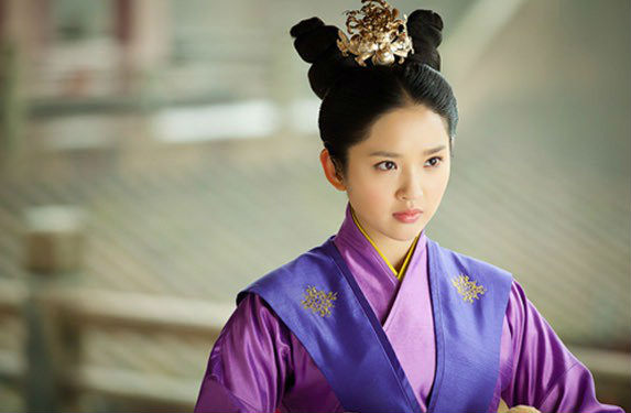 How many girls are infatuated with Gao Zhan in Legend of Lu Zhen?