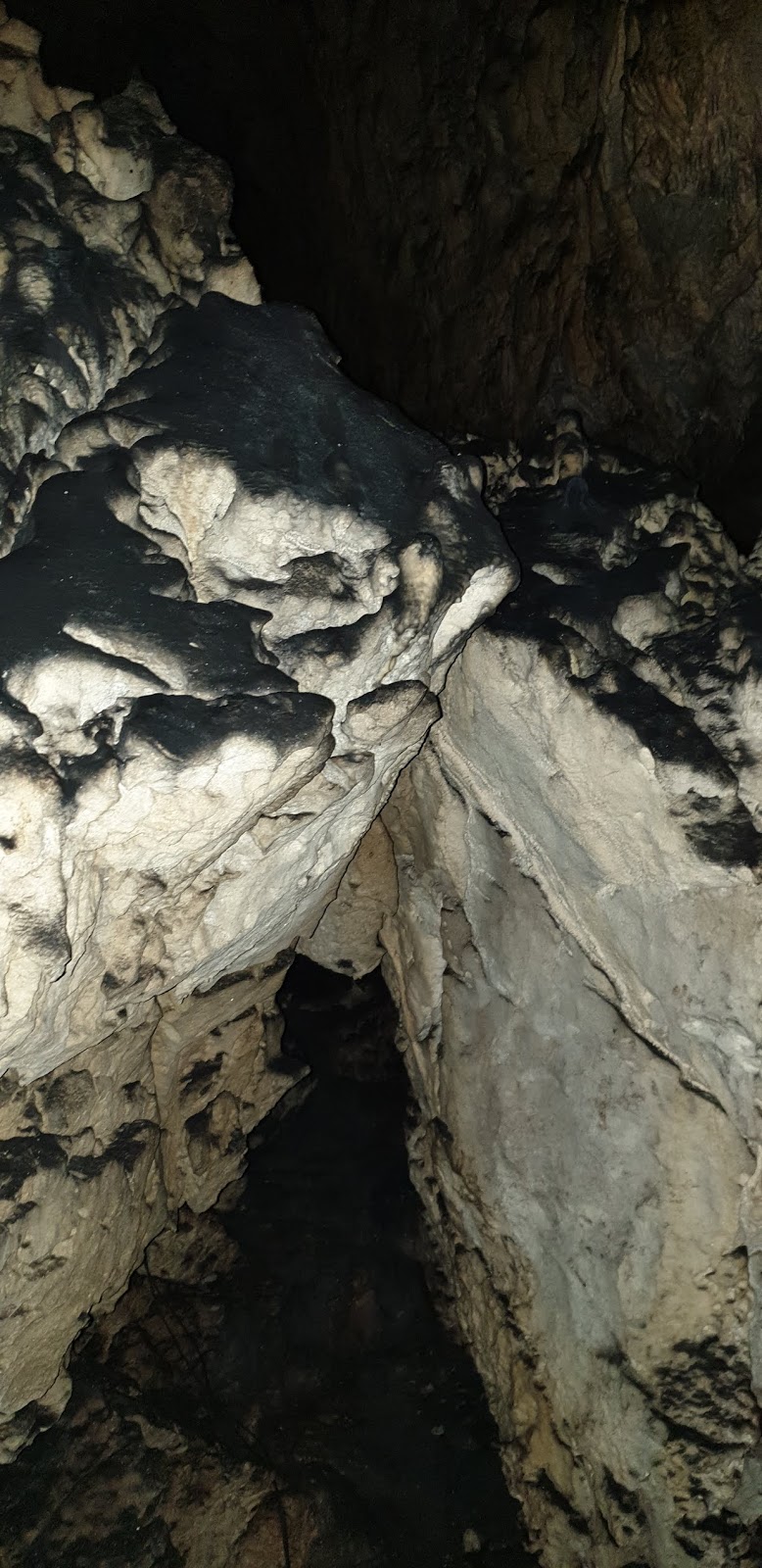 Pasionati de frumos !: Cheile Șugău - Peștera Tunel - Peștera Munticelu ...