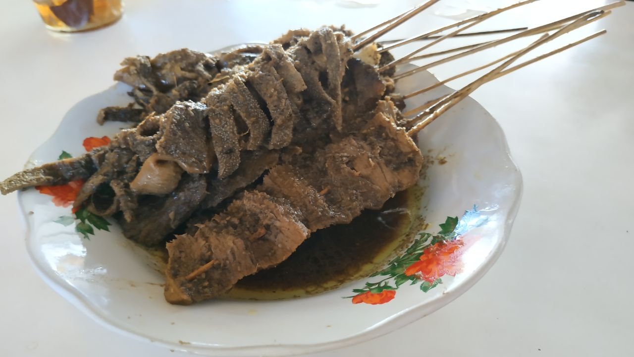 Enaknya Nasi Grombyang Pak Waridin Khas Pemalang | Nyi Penengah Dewanti