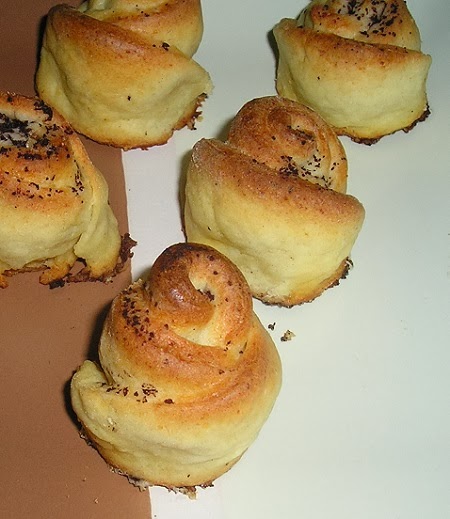 Cooking with Yiddishe mama: Cheesy Roses