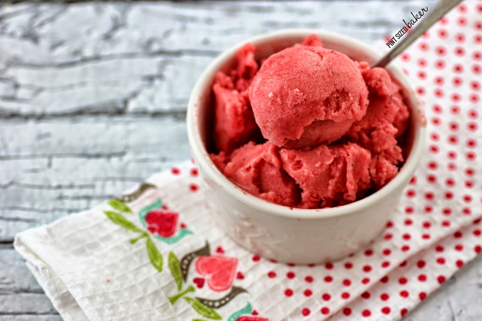 25 Creative Ice Cream Flavors + 6 Serving Ideas & No-Churn Recipes ...