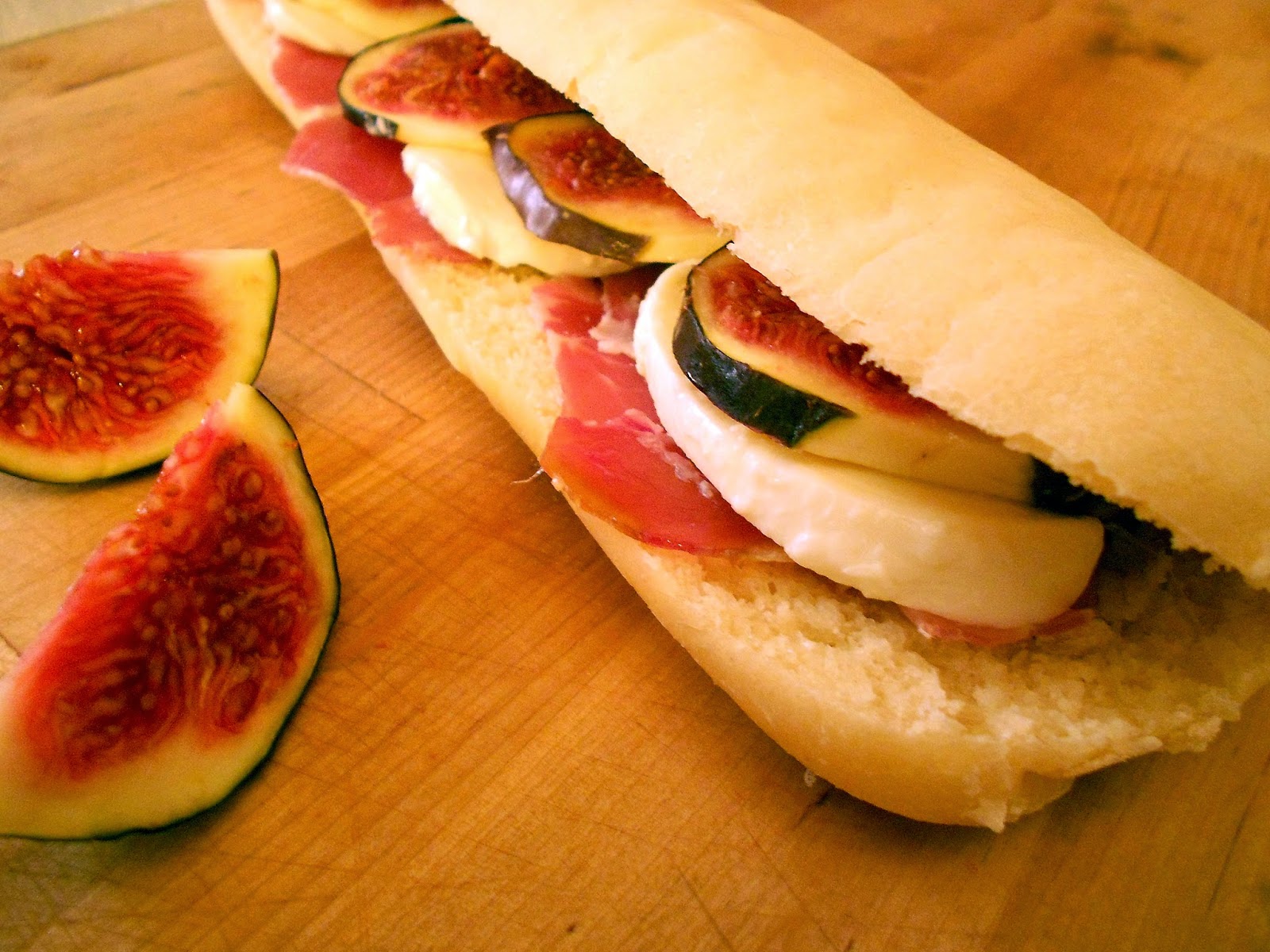 Dey cuisine: Pain panini & panini figue, jambon cru & mozzarella