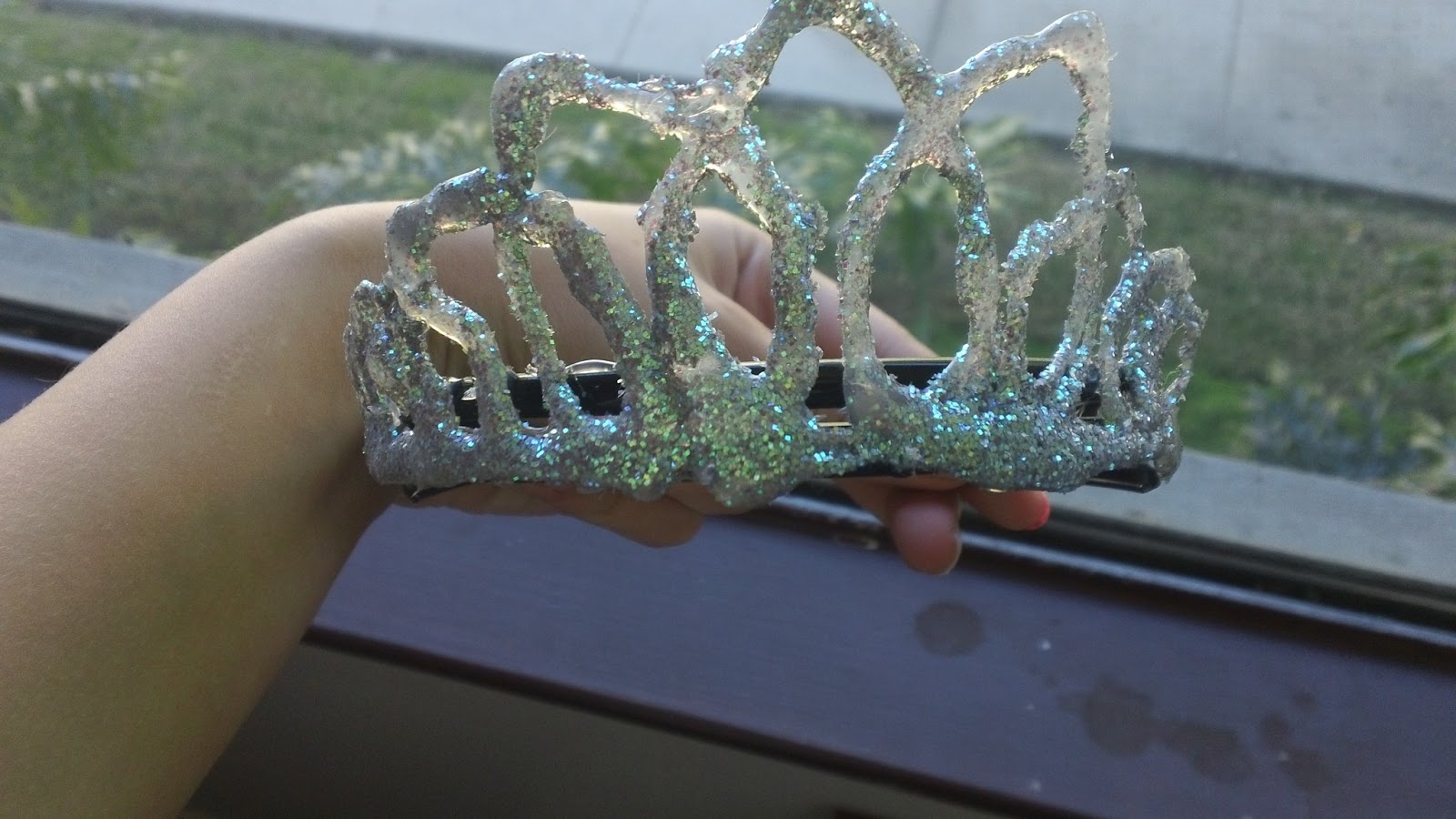 All Lit up with Color: How to make a fun easy TIARA