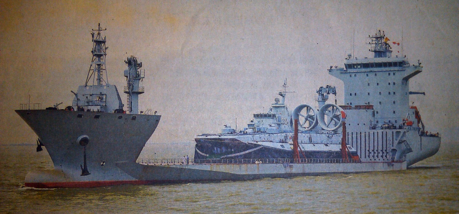 (885 x 632) Gulf of Aden (July 26, 2022) The Lewis B. Puller-class ...