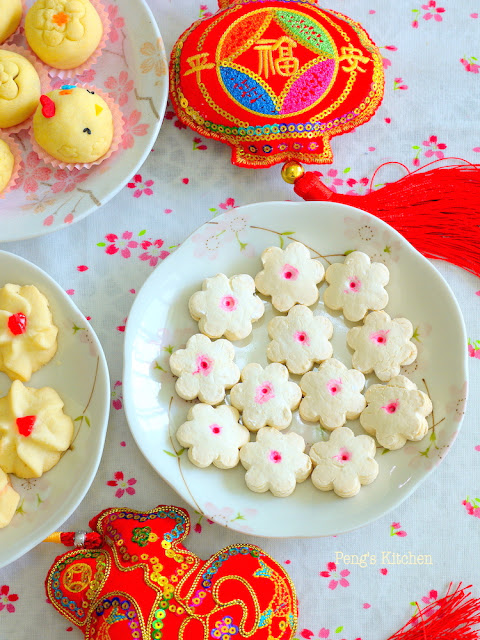 Peng's Kitchen: Coconut Cream Tapioca Cookie (Kueh Bangkit)