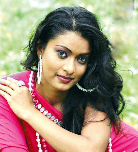 srilankan Actress: Srilankan dancer and actress Himali Siriwardana