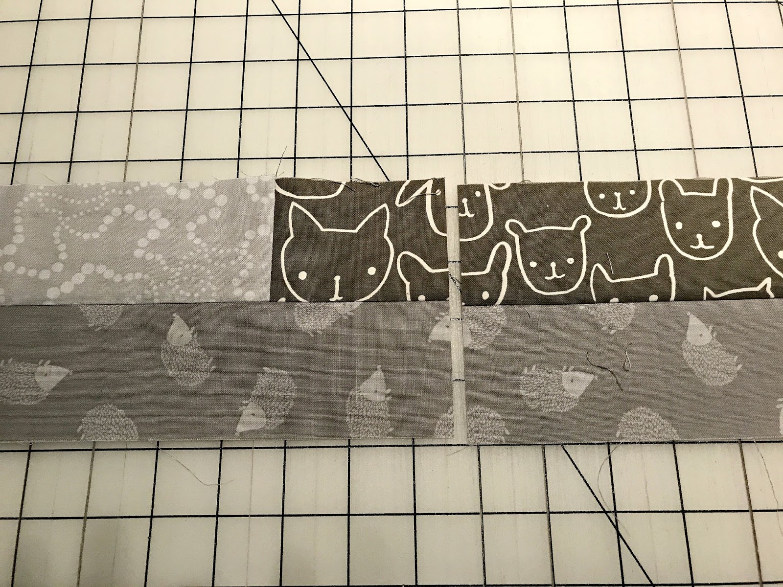 something rosemade: Staggered Strips and Squares Quilt, A Sort-of Tutorial