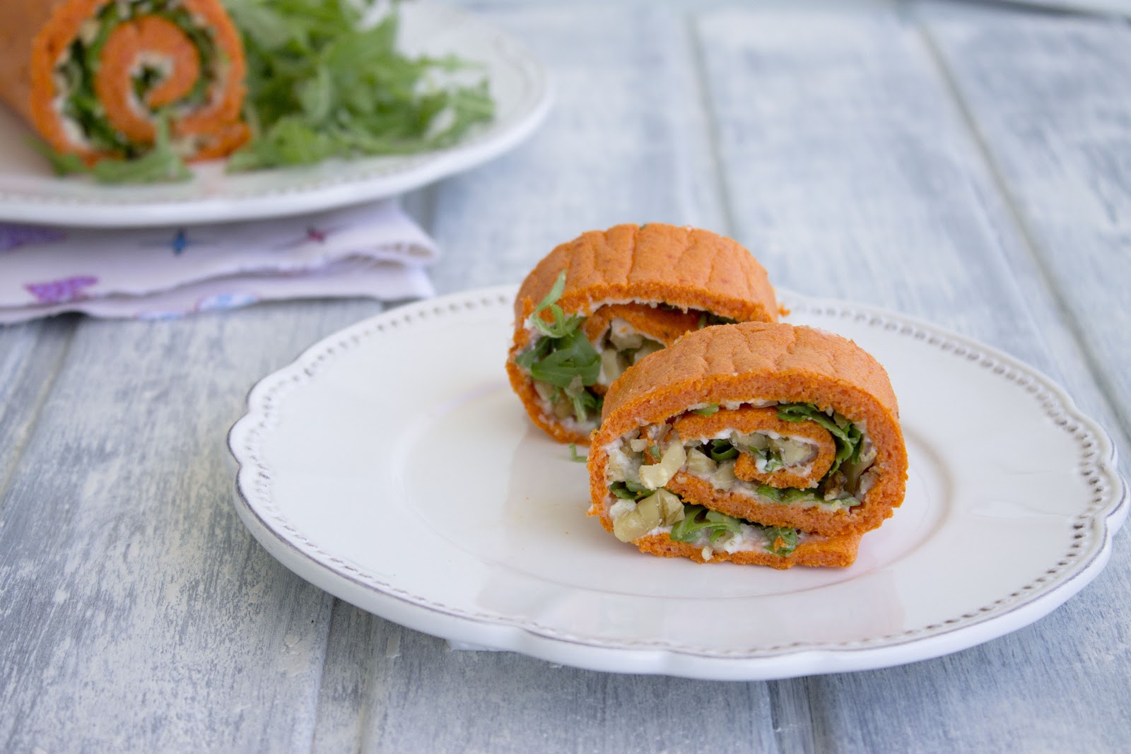 Cocina con Angi: Rulo de pimientos con queso, rúcula y nueces