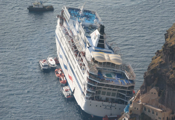 ΖΕΙΔΩΡΟΝ: SEA DIAMOND:μια τοξική βόμβα στο βυθό της Καλντέρας στη ...