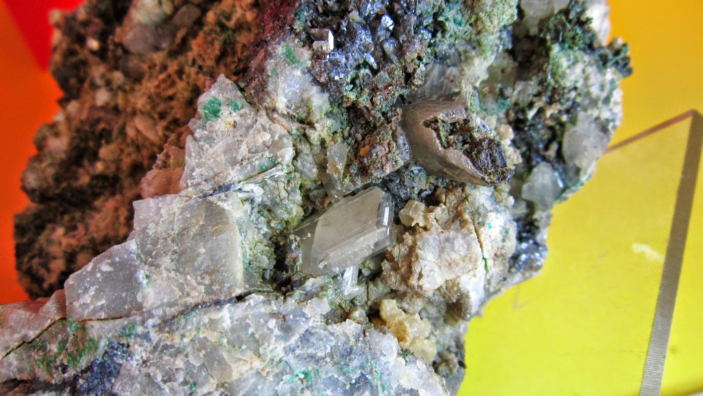 Asociación Mineralógica Aragonito Azul-Área de geología y paleontología ...