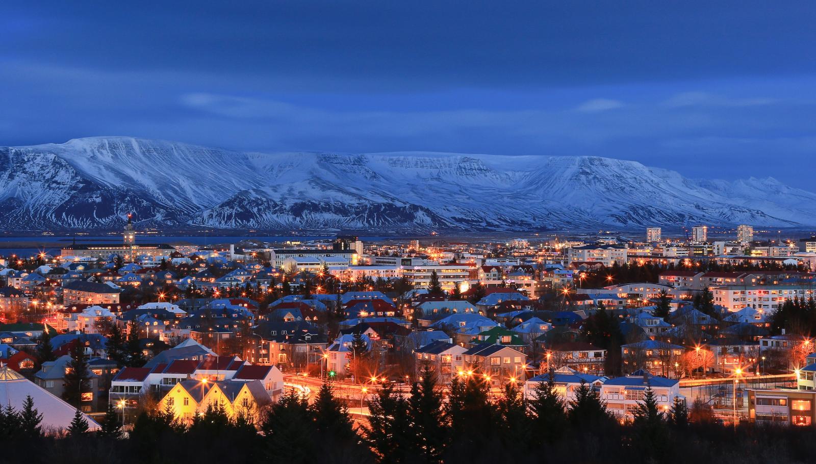 Destinatii turistice: Reykjavík ([ˈreiːcaˌviːk] în AFI) este capitala ...