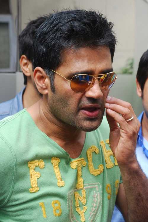 Bollywood Celebrity: Sunil Shetty : Indian film actor, producer and ...