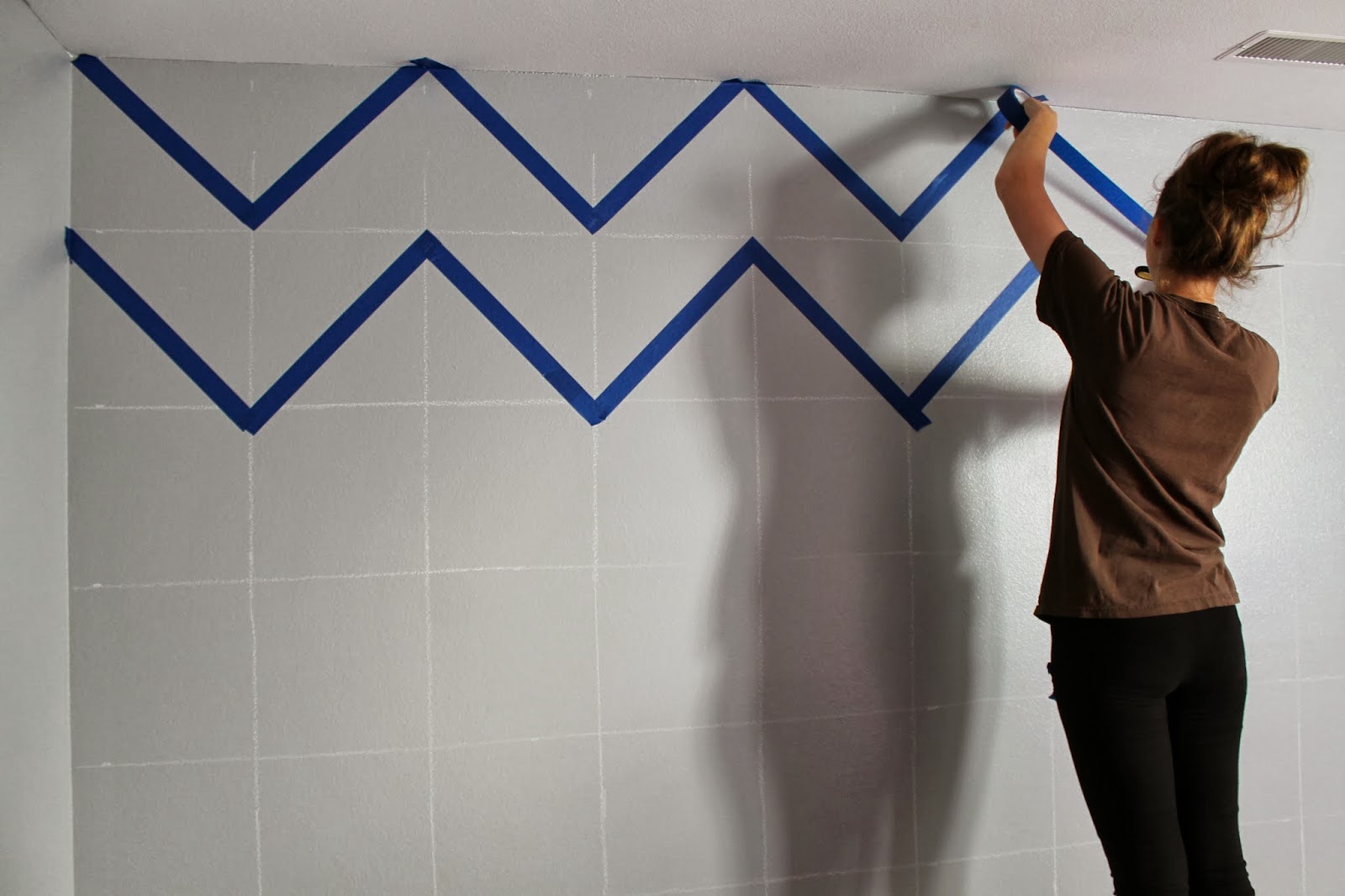 Cook and Craft Me Crazy: Chevron Wall How to