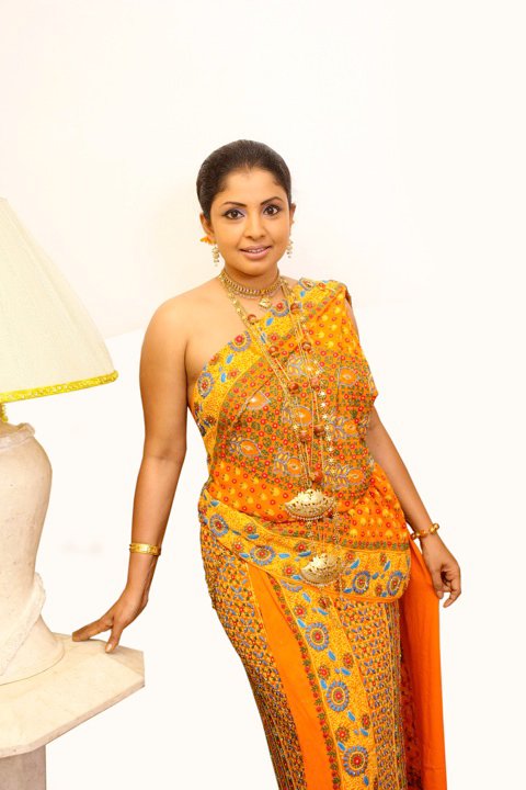 Dilhani Ashokamala - Kandyan Saree Designs