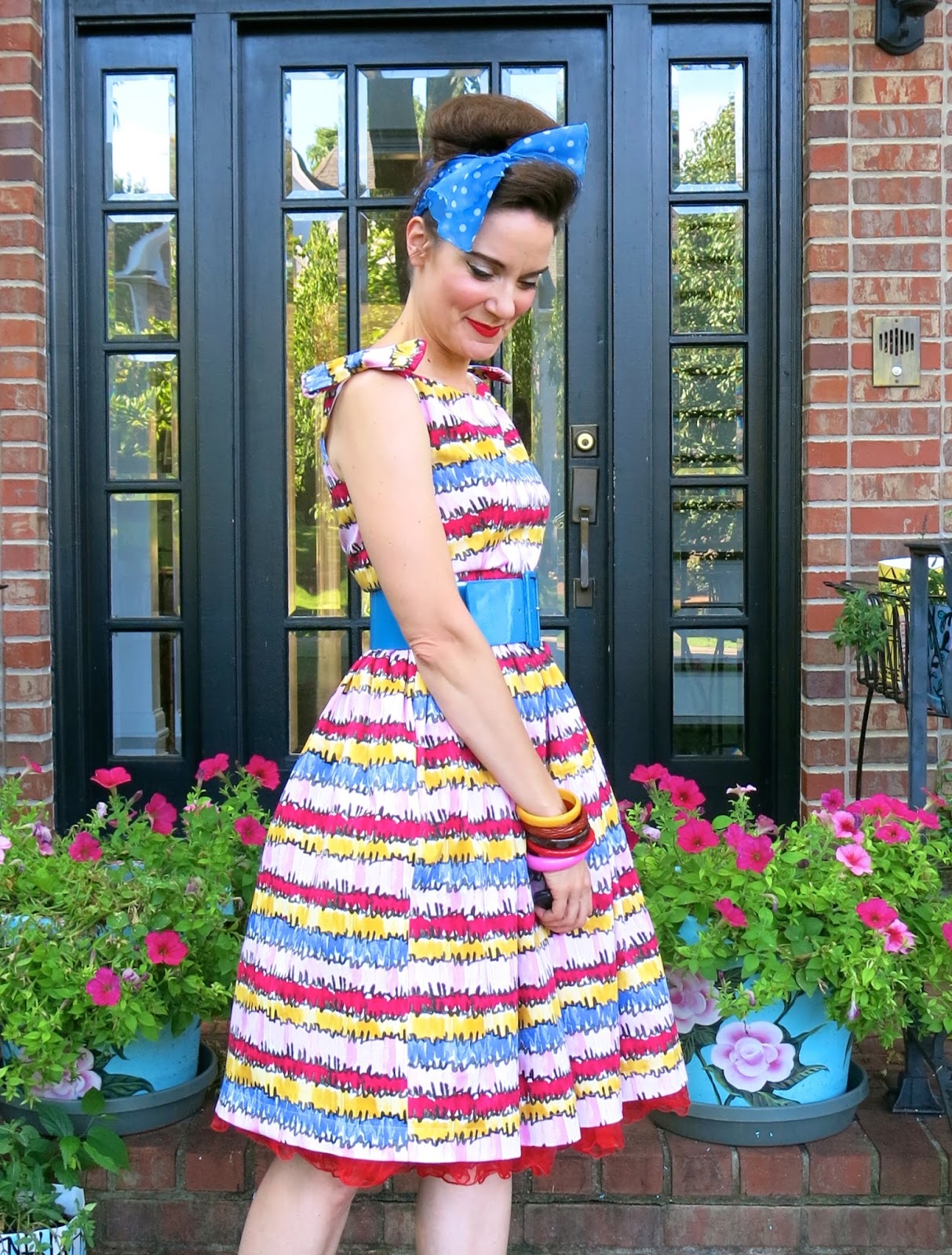Cassie Stephens: DIY: A Scribble-Scrabble Back to Art Teacherin' Dress ...