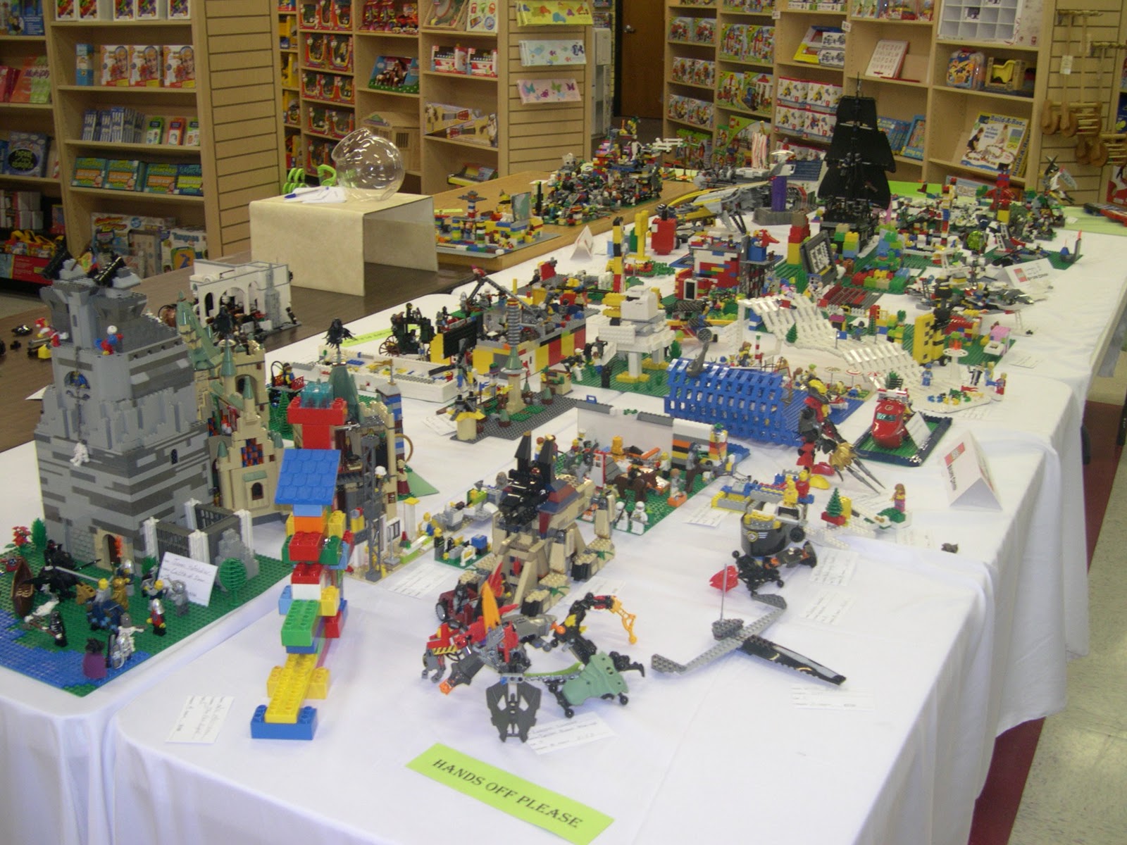 Kaleidoscope Toys: First Annual Lego Building Contest coming to an end