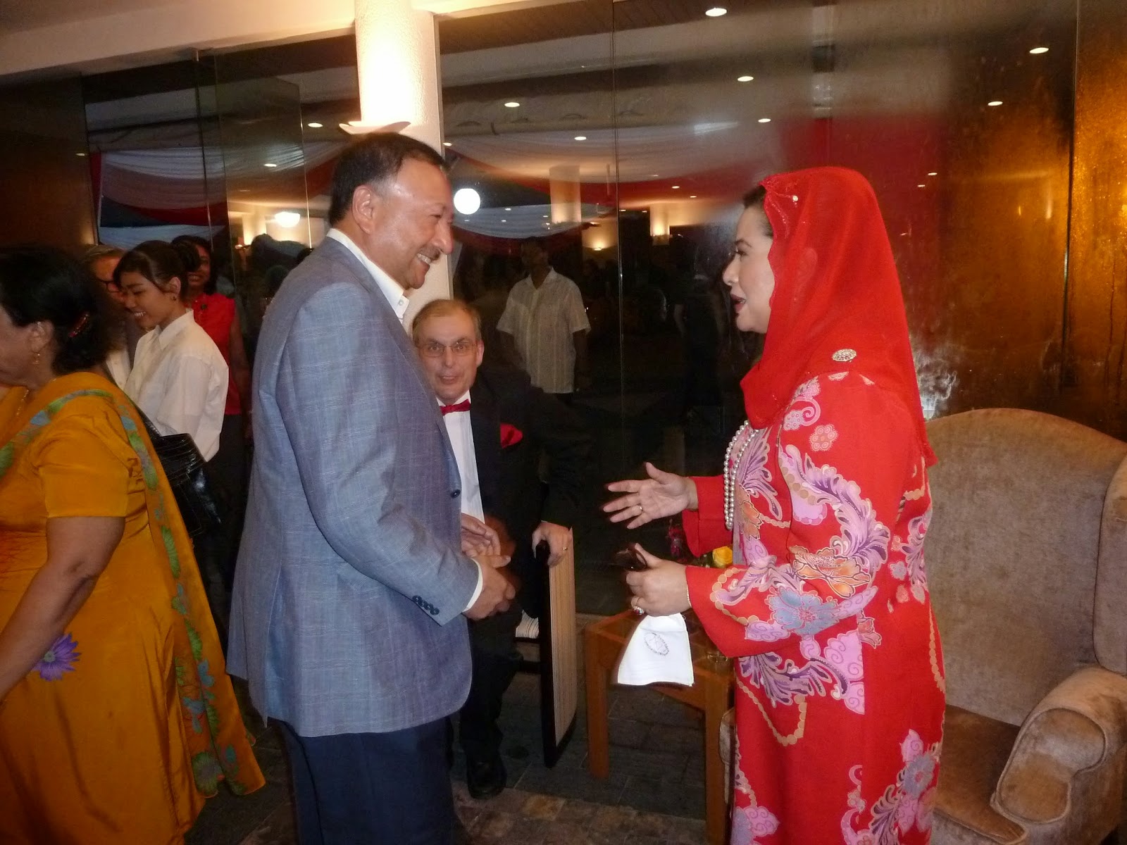 Kee Hua Chee Live!: GAIL FEATHERSTONE, WIFE OF BRITISH HIGH ...