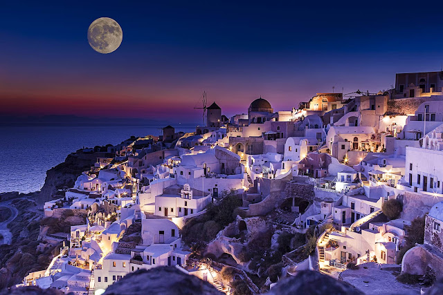 The passion of colors: full moon in Greece!