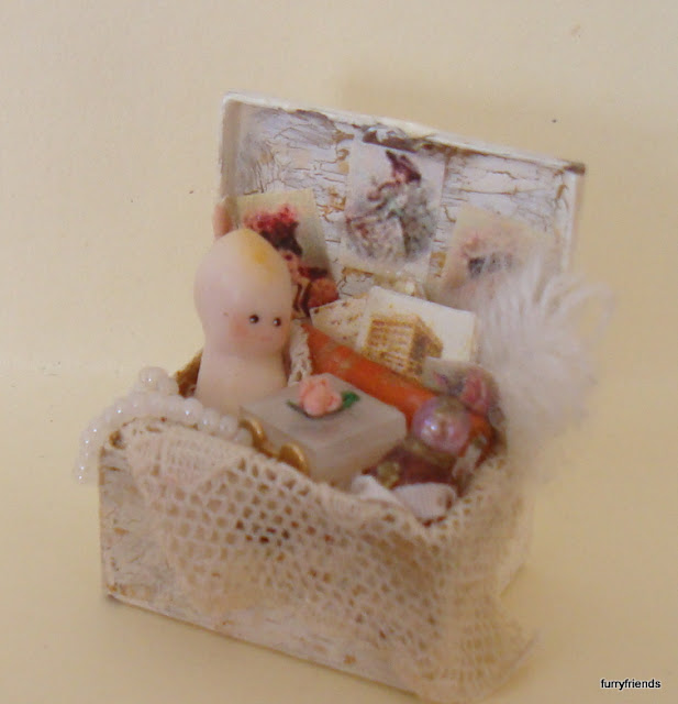Marianne's Miniverse: New in my Etsy shop : memory box