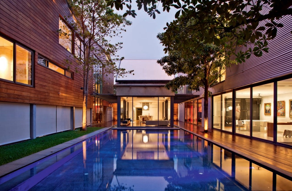 Three Parallel House - Tropical Architecture