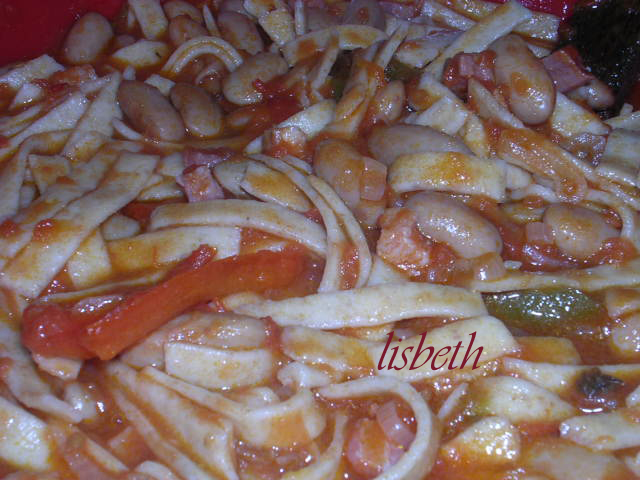 Tajarill', o sagn', e fasciul' (sagne e fagioli, all'abruzzese)