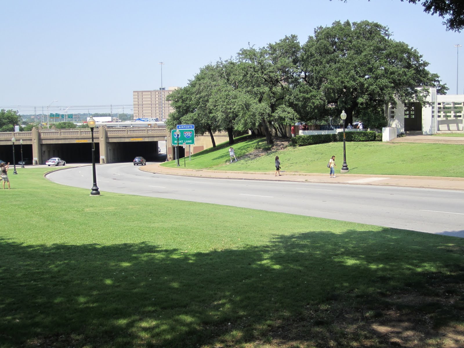 bigblueglobe: The Grassy Knoll