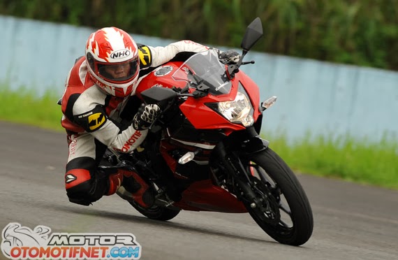 Test Ride kawasaki Ninja mono 250cc, akselerasi ganas mas broooo ...