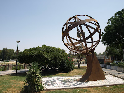 Sevilla Daily Photo: La milla cero de la tierra.