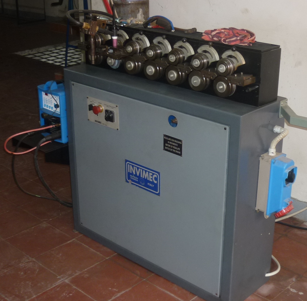 MAQUINARIA ITALIANA PARA TUBO: MAQUINA FORMADORA TUBO