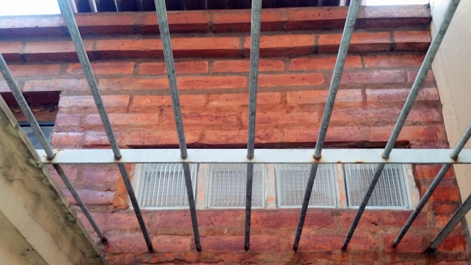 Nuevos Proyectos: TECHADO DE CHAPA CON REALIZACIÓN DE TABIQUE EN CUÑA.