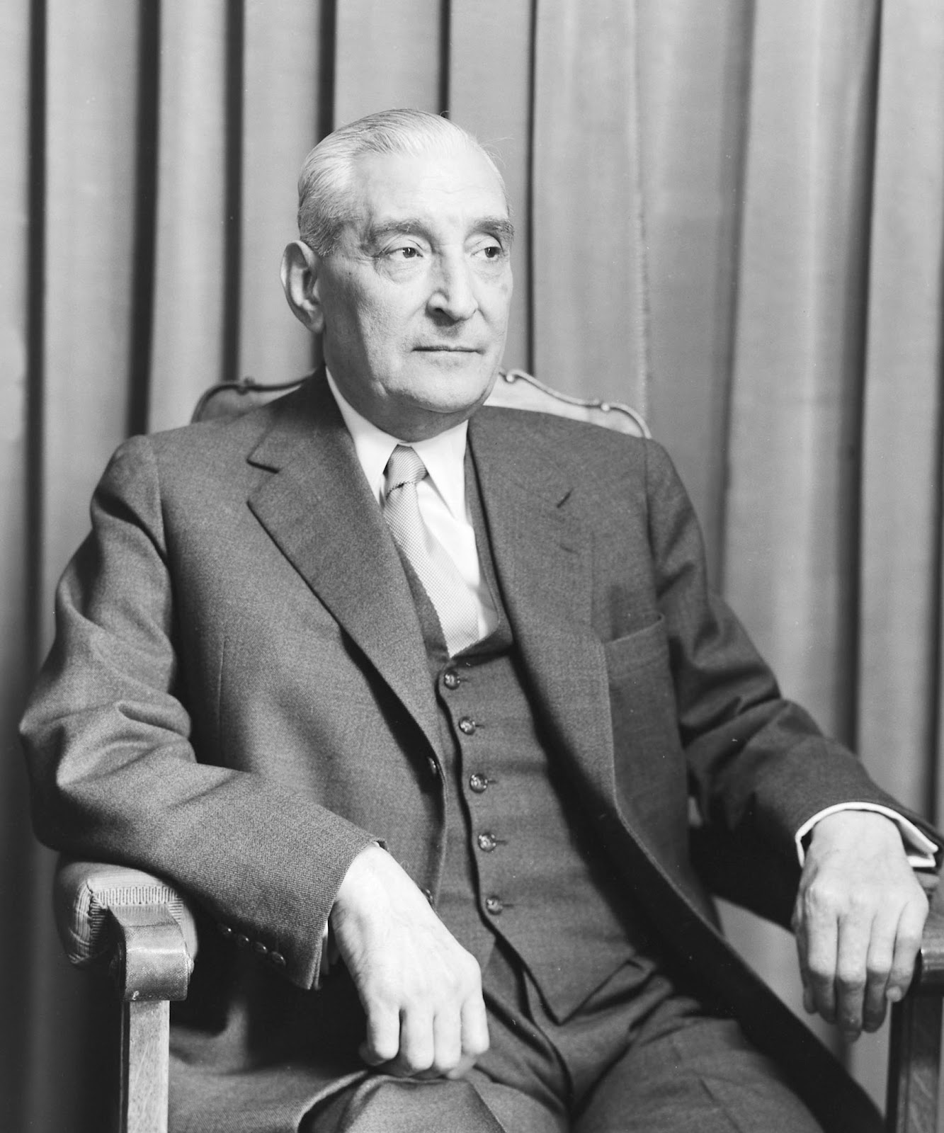 Salazar o la Dictadura de la inteligencia (fragmento) HENRI MASSIS ...