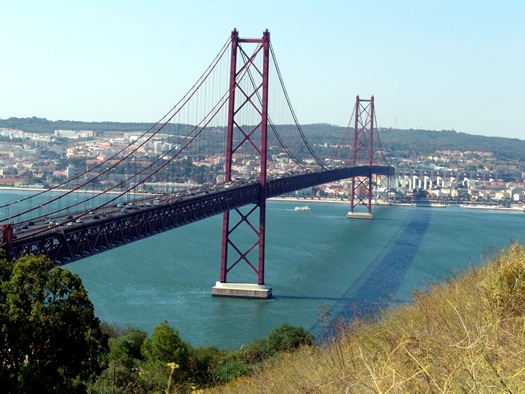Lisboa - Comparações com outros tempos: Ponte 25 de Abril / Ponte Salazar
