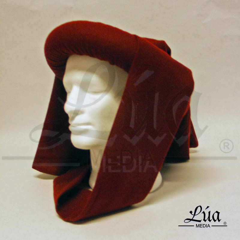 Lua Media: Capirote de rollo.