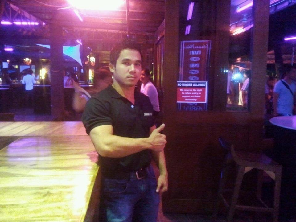 Miong21 @ Blogspot: Boracay Hunk: John Labindao