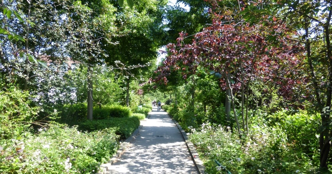 The Road Goes Ever On: Promenade plantée