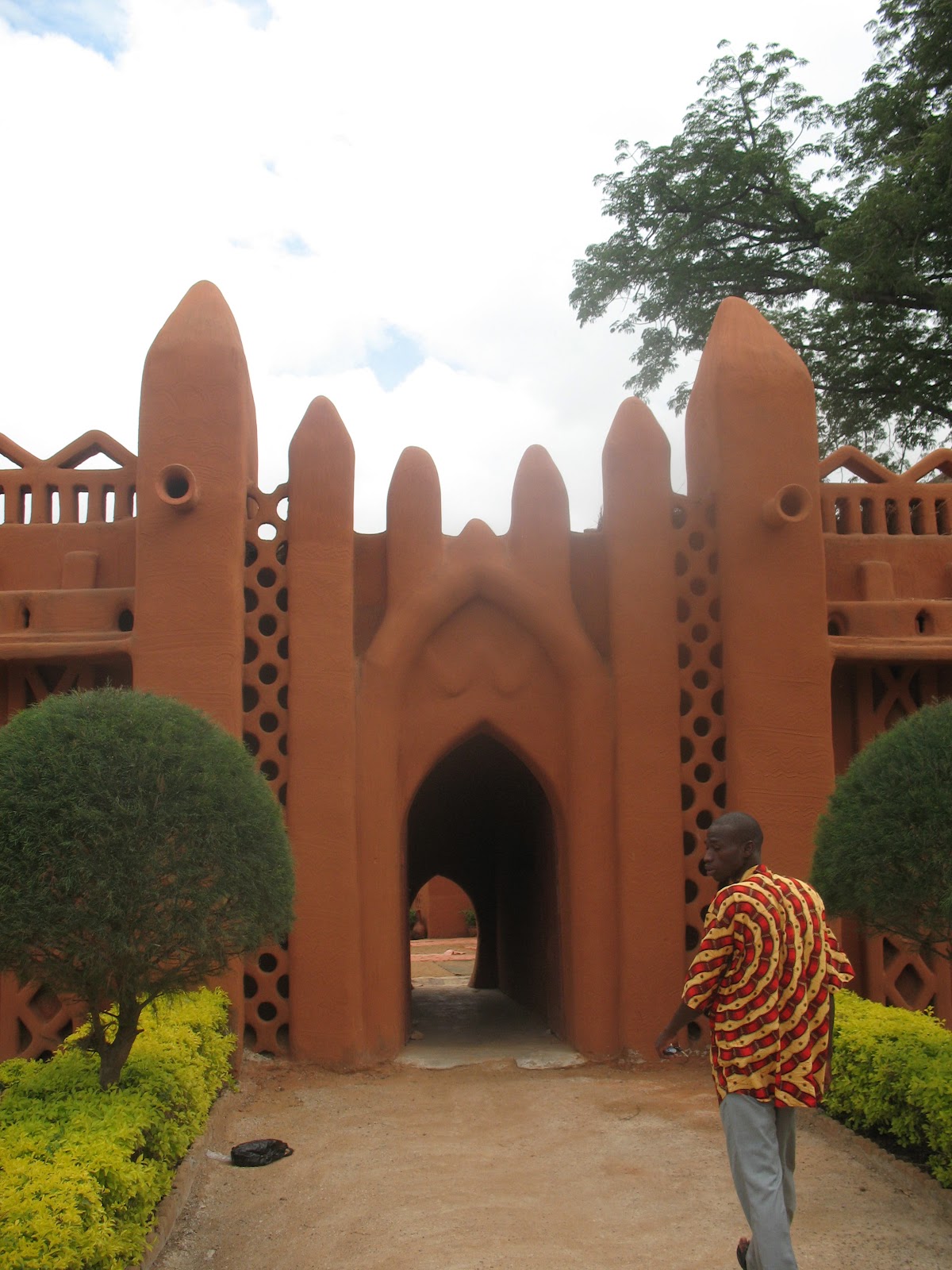 dofo kow/ߘߝߏ ߞߏ ߎ/history matters: How are Saint-Louis du Senegal and ...