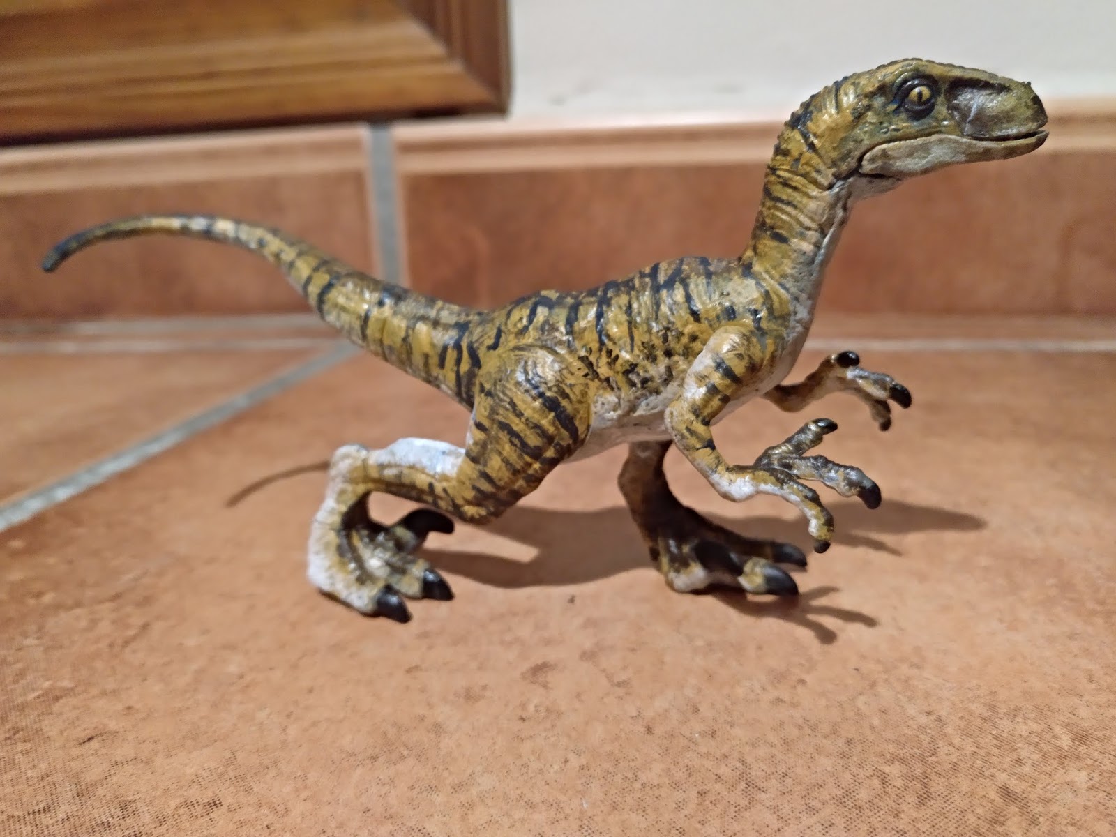 El Blog de Bahia: Repaint: Velociraptor "Echo" Jurassic World (Mattel 2018)