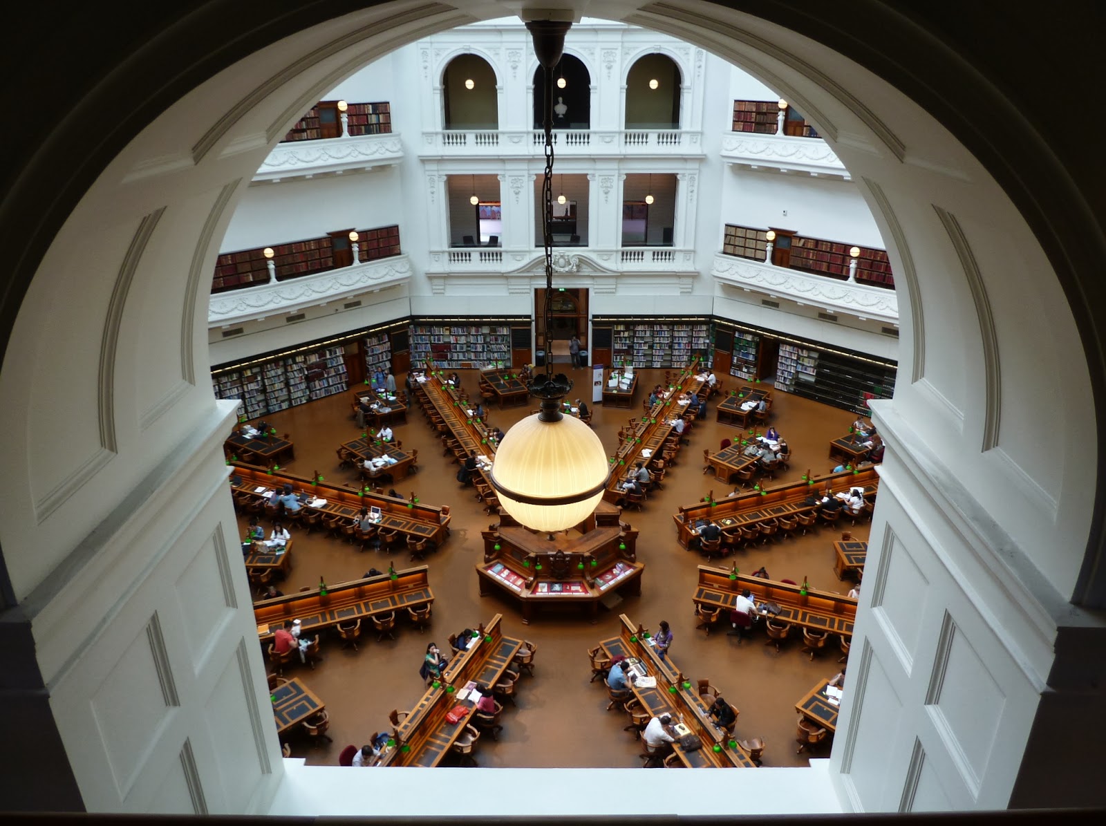 Wirreandah Wandering: Libraries, desks and hallowed halls