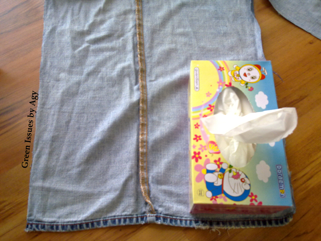 Old jeans into a tissue holder - Green Issues by Agy